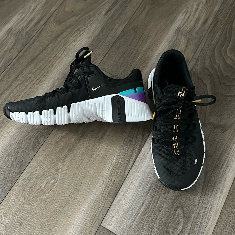 2023 Nike Free Metcon 5 Premium 'Black Fireberry Gold' - Gem